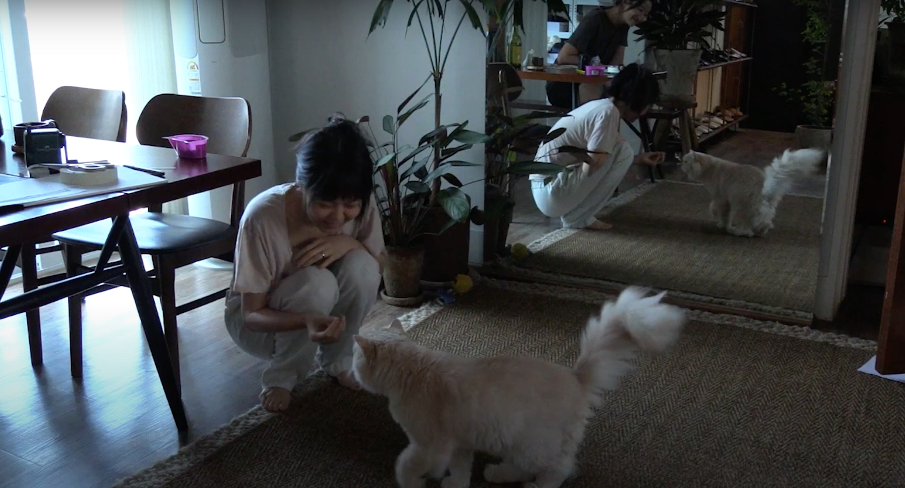 Kim Minhee Meets Cats and Makes Conversation in U.S. Trailer for Hong ...