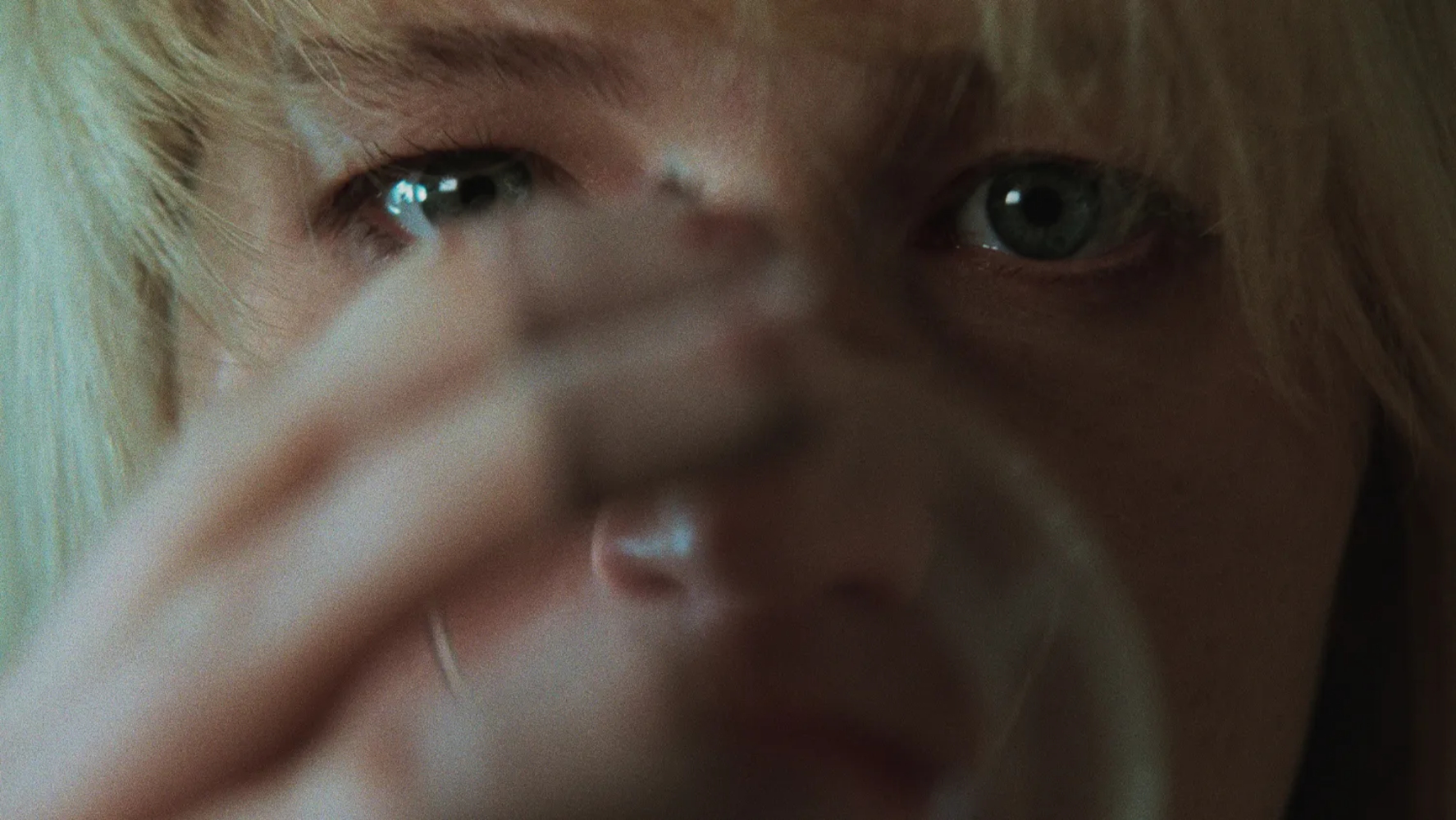 First Look at Lynne Ramsay’s Die, My Love Featuring Jennifer Lawrence and Robert Pattinson